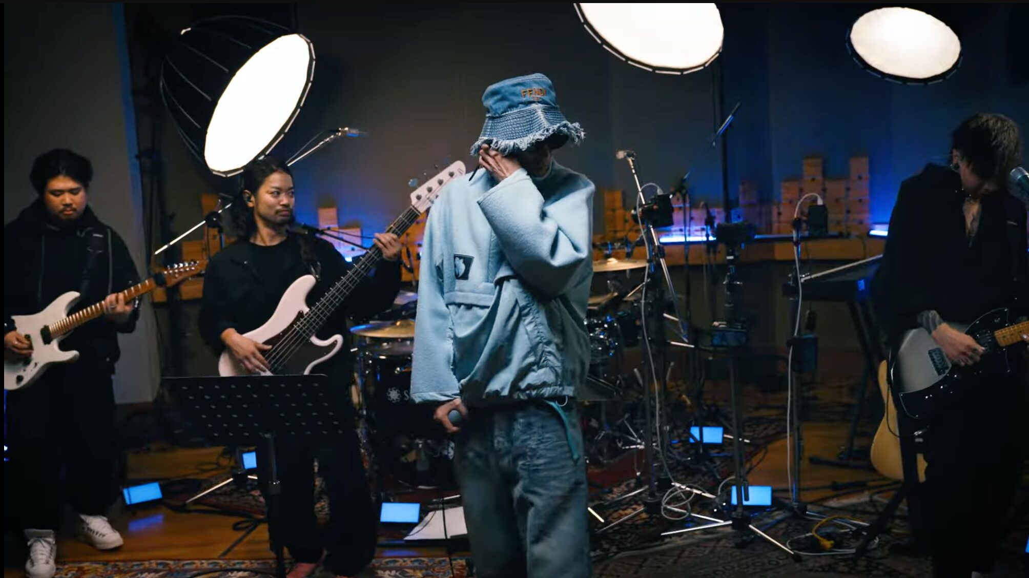 100 (Live ver.) | Works | ЯÉVOLTE（リボルテ）