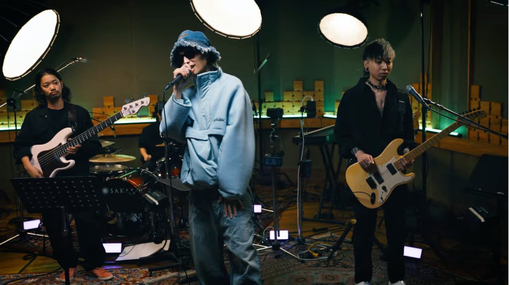 SHIBUKI BOY (Live ver.) | Works | ЯÉVOLTE（リボルテ）